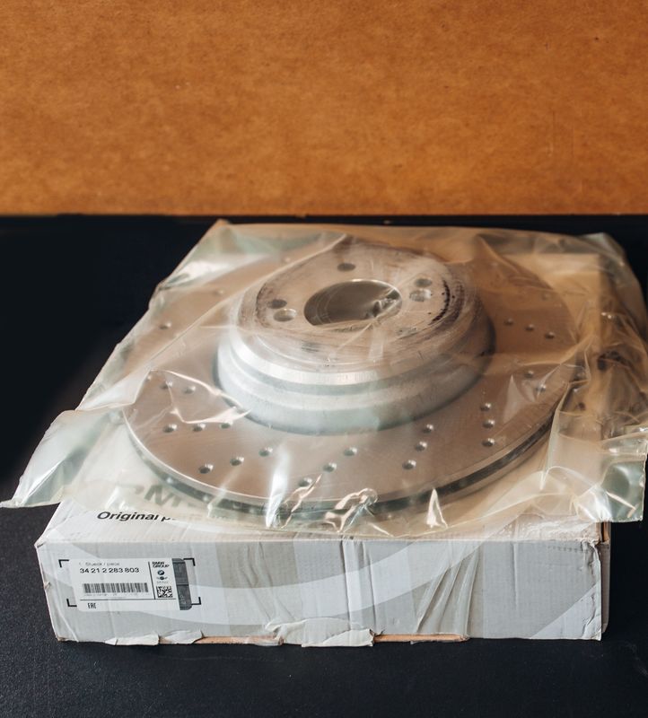 Original BMW Brake disc ventilated rear left for M3 E92 E93 E90 + M1 ...