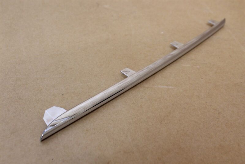 NEW GENUINE MERCEDES BENZ E CLASS W212 Radiator Grille Moulding ...