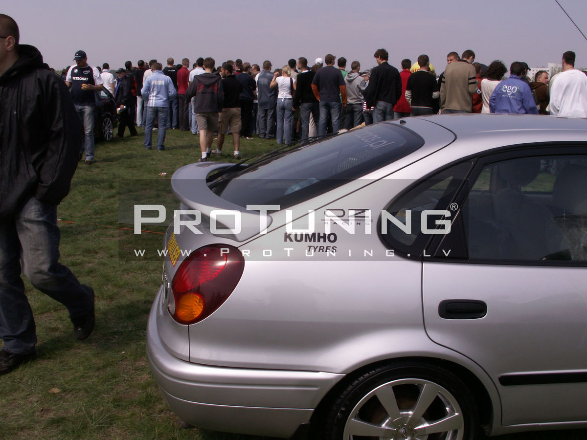Bagaznieka Spoiler priekš Corolla Liftback MK8 E110 95-02 in Spoileri ...