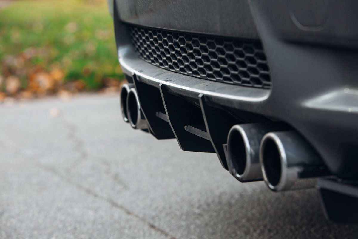 Performance Rear Bumper diffuser middle part with ribs / fins For BMW ...