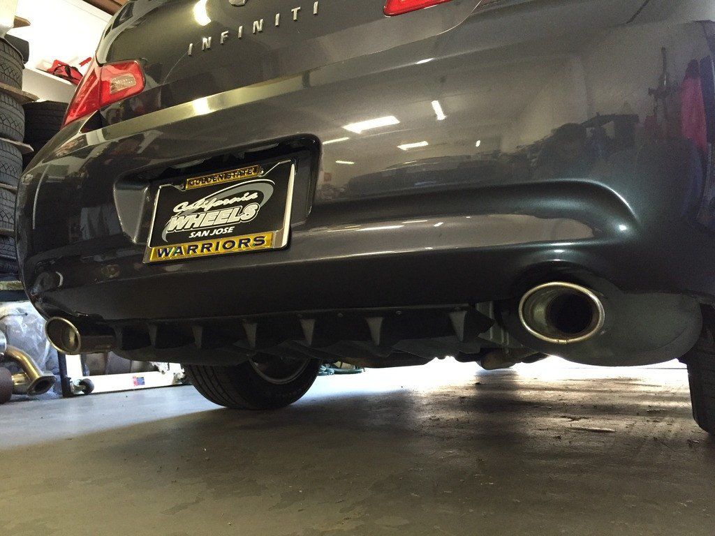 Infiniti G35 / G37 Rear bumper skirt / lower diffuser with fins / ribs ...